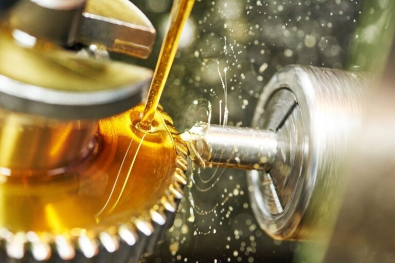 Choosing the Right Machine Gear Oil for your Industrial Equipment